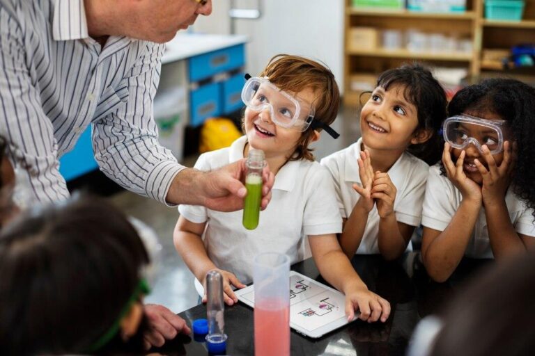 Experience Early Learning Curriculum: Igniting Curiosity in Kids